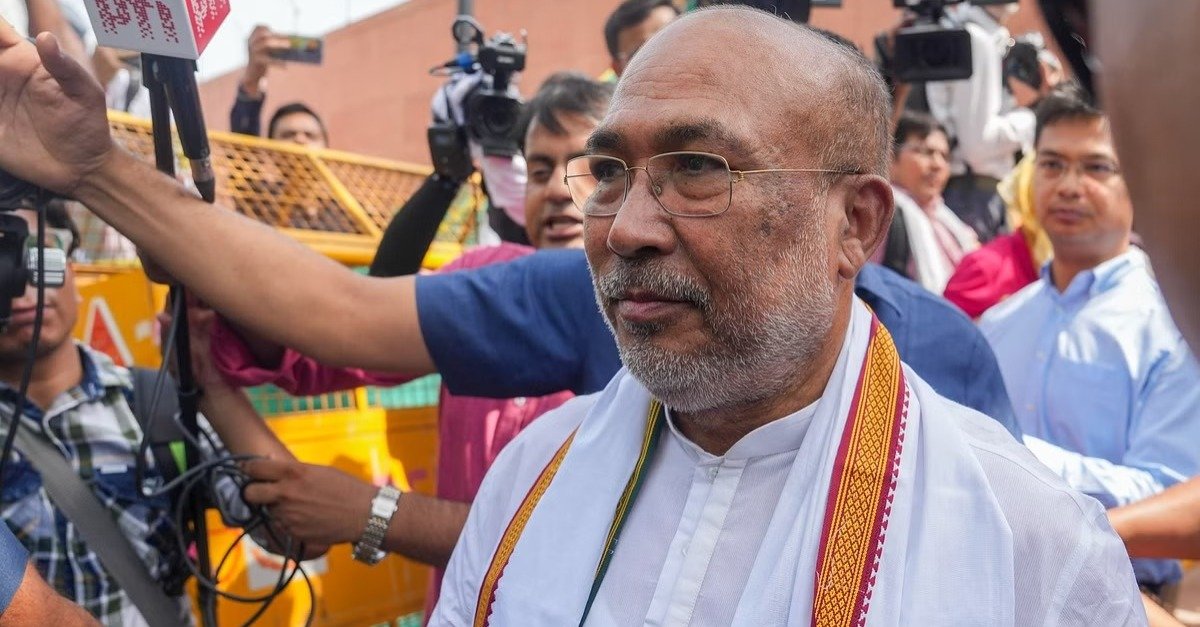 CM Singh is blocked from entering Kangpokpi by Kuki-Zo women - Mizoram ...