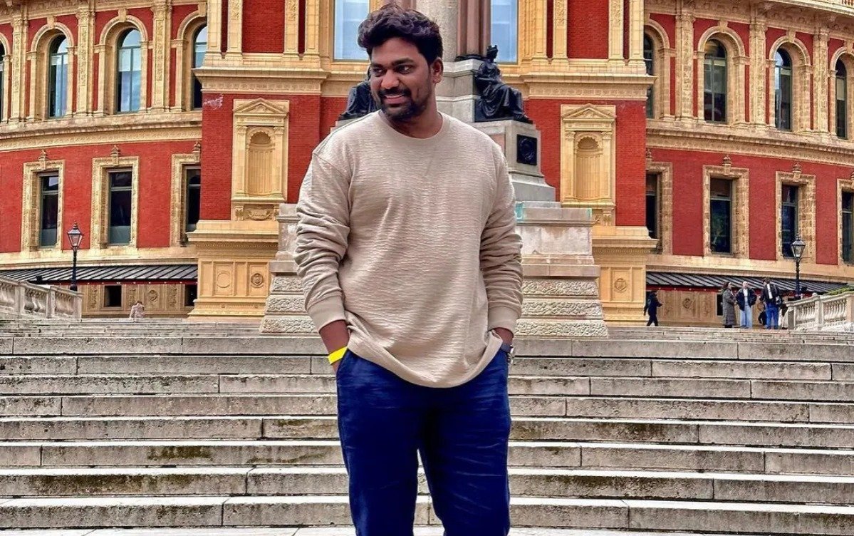 Zakir Khan debuts Hindi comedy at Madison Square Garden, a first ever ...